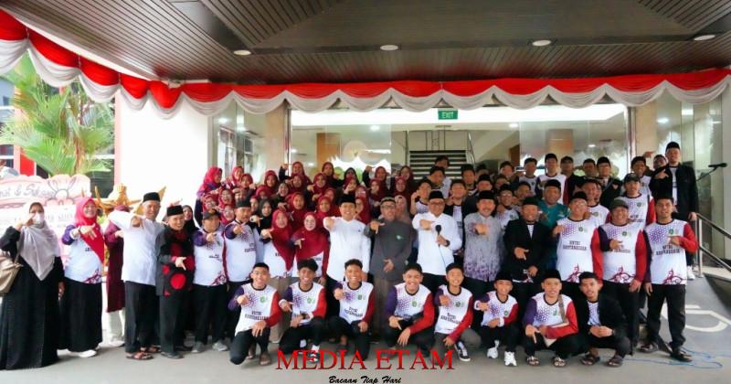 Bupati Kukar Lepas 58 Kafilah MTQ ke Kutim untuk MTQ ke-45 Kaltim ...